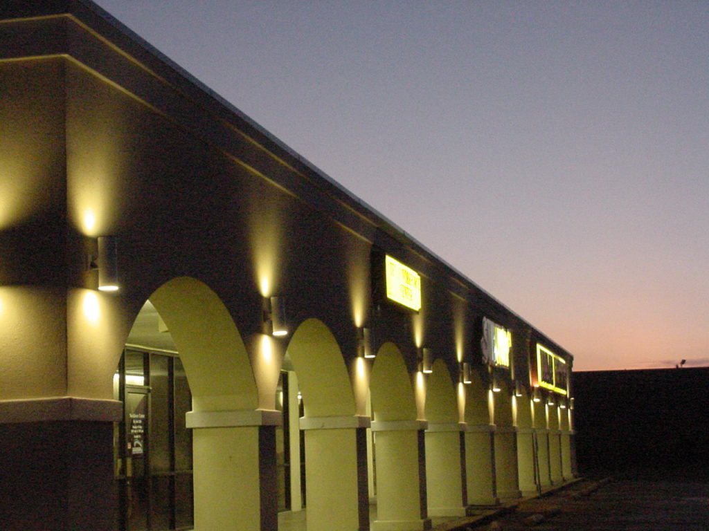 Sinton, TX : Pirate Plaza Shopping Center, Sinton, Texas photo, picture ...