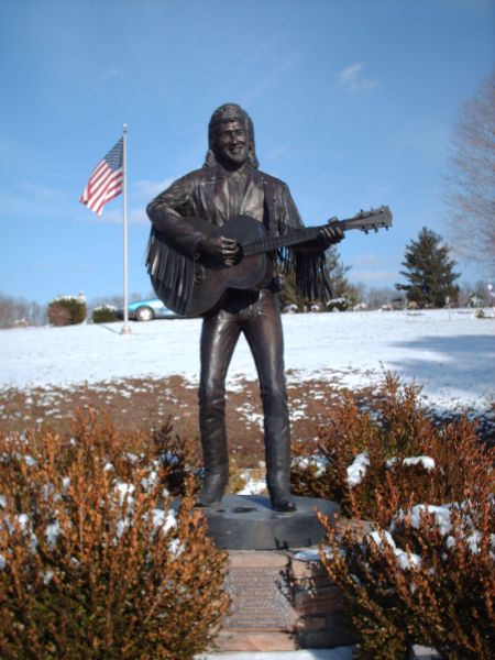 Sandy Hook, KY : The Keith Whitley Memorial in Sandy Hook's Cemetery ...