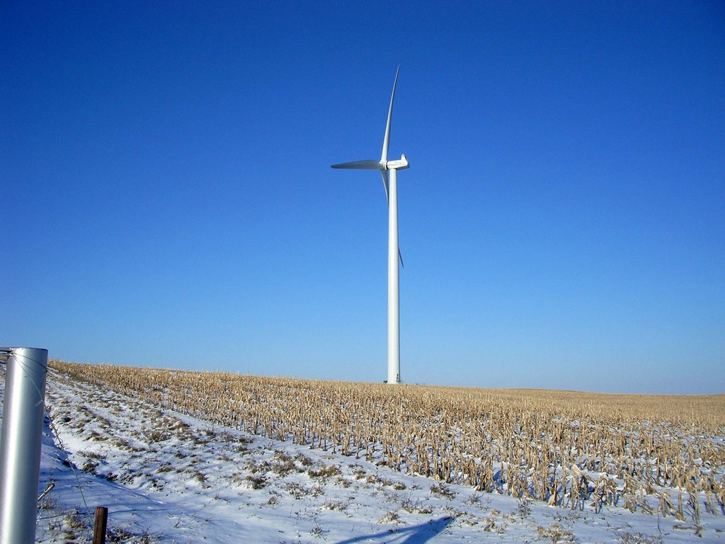 Northfield, MN : Carleton College wind turbine, east of downtown ...
