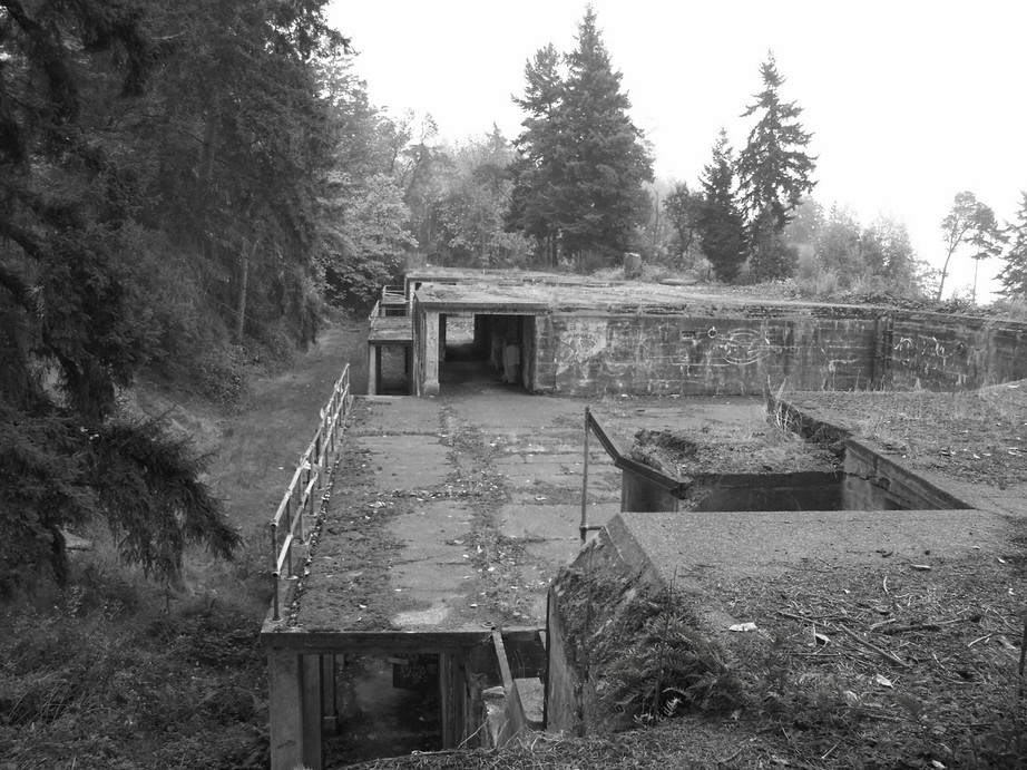 Bainbridge Island, WA : Fort Ward gunnery photo, picture, image ...