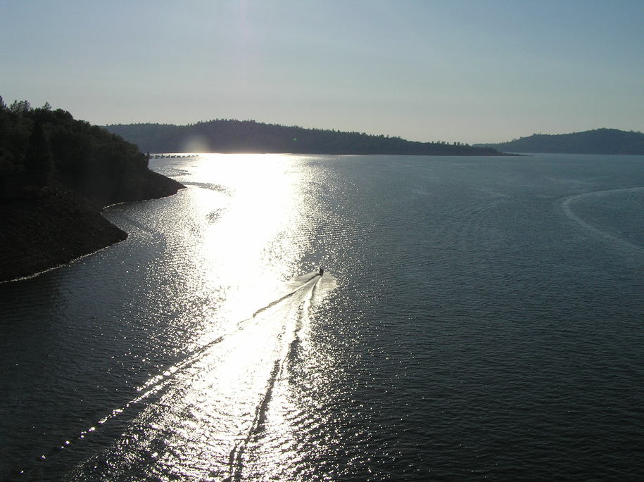 Oroville, CA : Lake Oroville looking towards Kelly Ridge from green ...