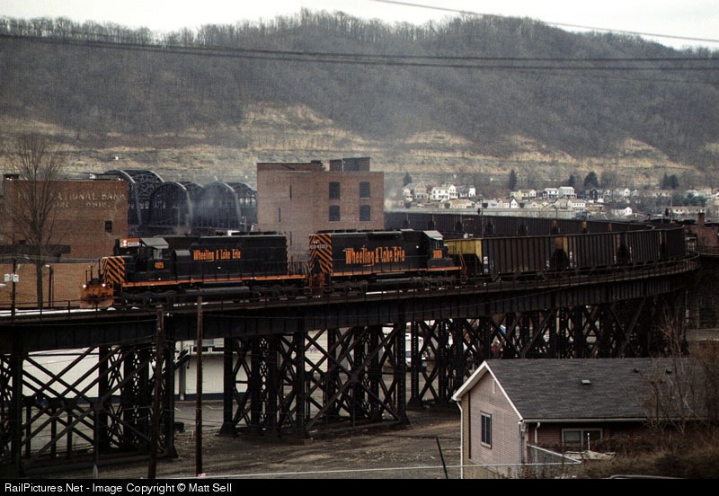 Bellaire, OH : Locomotive and Coal cars crossing the Stone Bridge ...