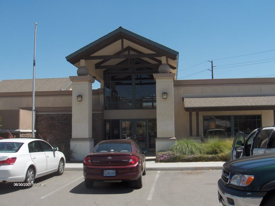 Wildomar, CA : Mission Trail Community Library, Mission Trail, south of ...