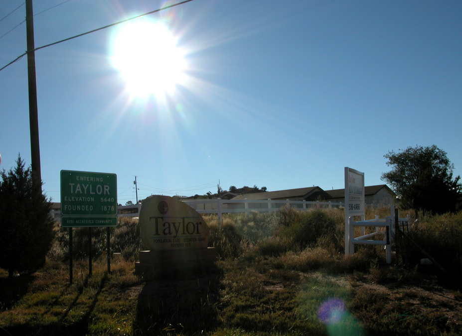 Taylor, AZ : entering taylor, az photo, picture, image (Arizona) at ...
