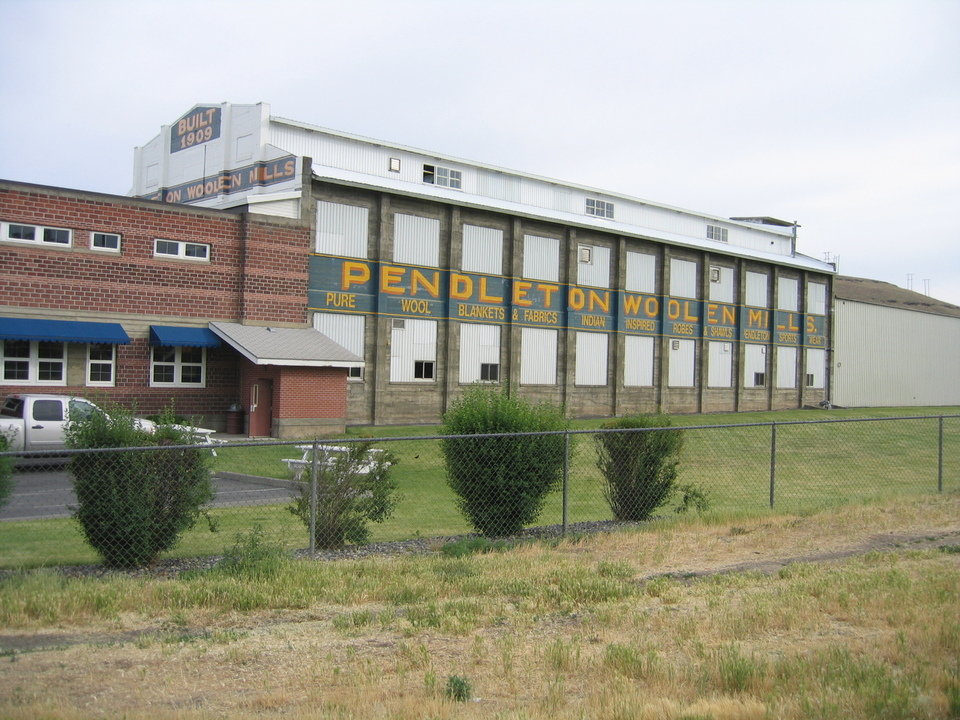 Pendleton, OR : Pendleton Woolen Mills where they make the blankets ...
