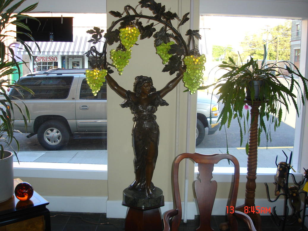 Condon, OR : The Grape Lady, Hotel Condon lobby photo, picture, image ...