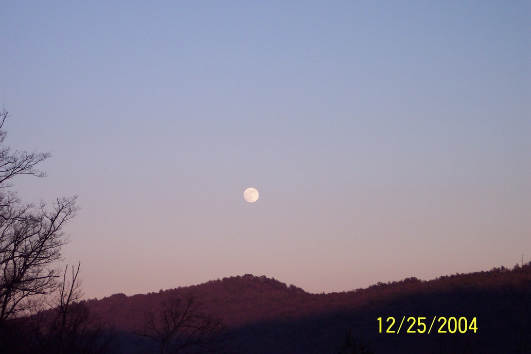 Massanutten, VA : Moon Rising in the Massanutten Kettle photo, picture ...