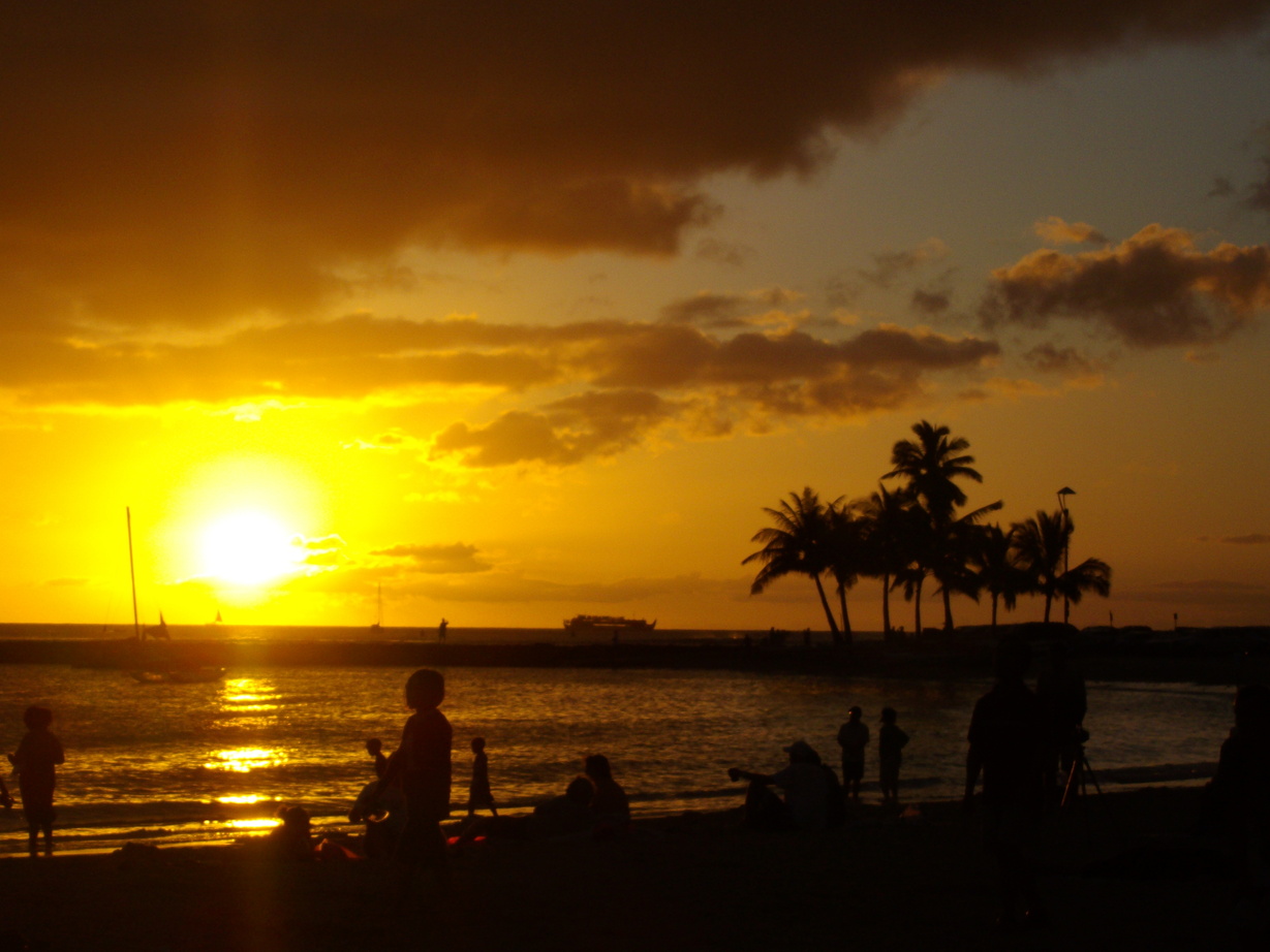 Honolulu, HI : Sunset in Waikiki photo, picture, image (Hawaii) at city ...