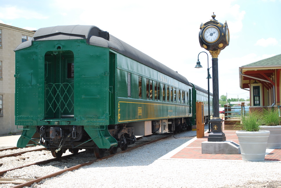 Jasper, IN : "Spirit of Jasper" Lounge Car and Clock at the Jasper ...