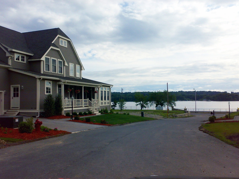 Wakefield, MA : House and Lake photo, picture, image (Massachusetts) at ...