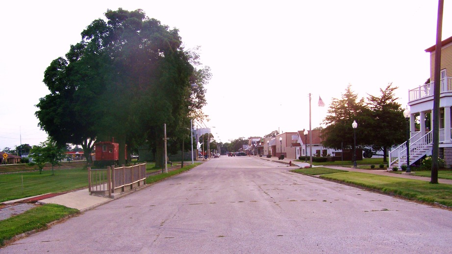 Forrest, IL : Looking west from the east end of Krack St. photo ...