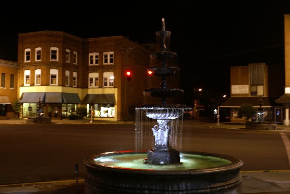 Middlesborough, KY : Fountain's in the center of town photo, picture ...