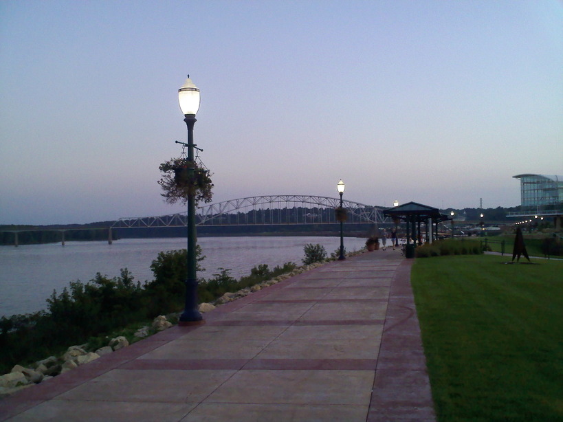 Dubuque, IA : PORT OF DUBUQUE RIVER WALK photo, picture, image (Iowa ...