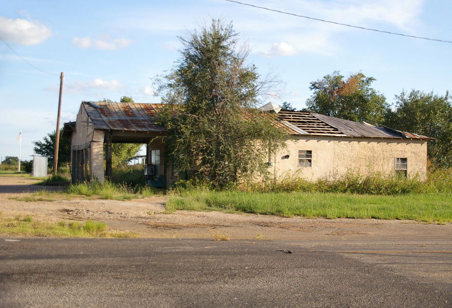 Girard, TX : ABANDONED GAS STATION is a reminder of the decline of dry ...