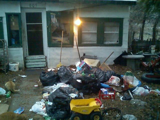 Lewis, KS : Live how you want with no law to bother you. Ain't Lewis ...