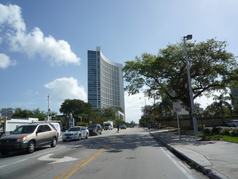 Miami, FL : Street shot, Miami photo, picture, image (Florida) at city ...