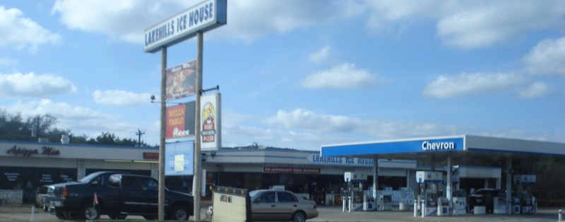 Bandera, TX : Lake hills ice house/Wells Fargo Bank/Pizza Mia/Germany ...