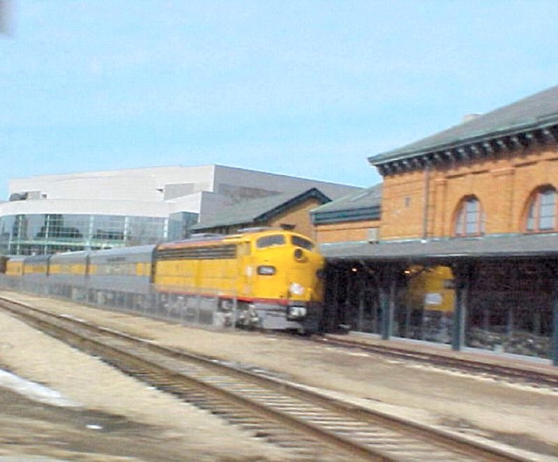 Madison, WI : WASHINGTON STREET (HWY 151) TRAIN AT THE STATION photo ...