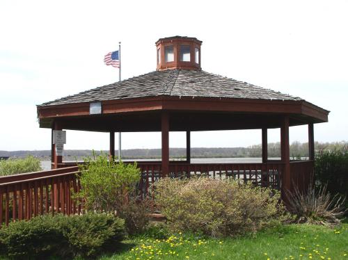 Craig Beach, OH : Craig Beach pavilion at Lake Milton photo, picture ...