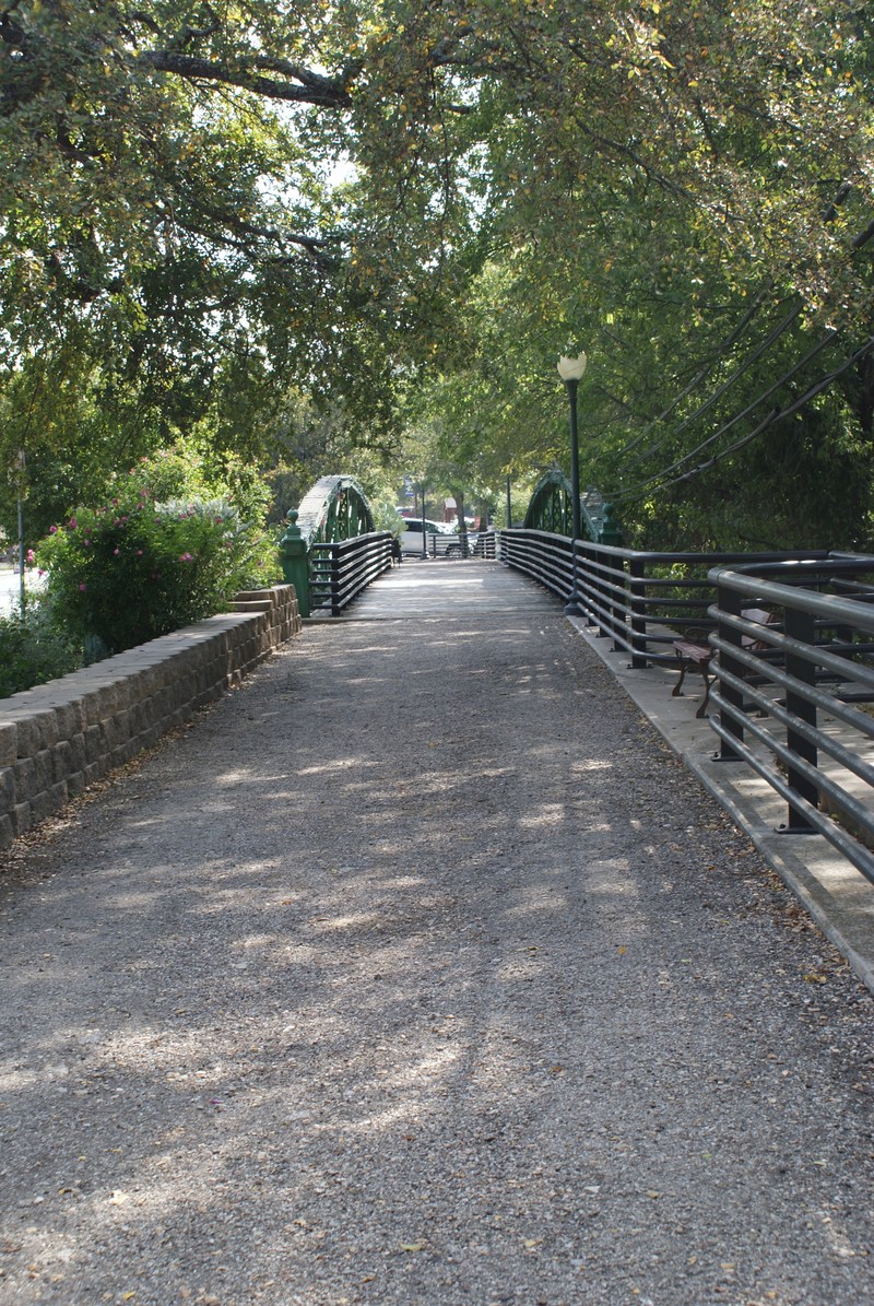 Salado, TX : Walking Bridge photo, picture, image (Texas) at city-data.com
