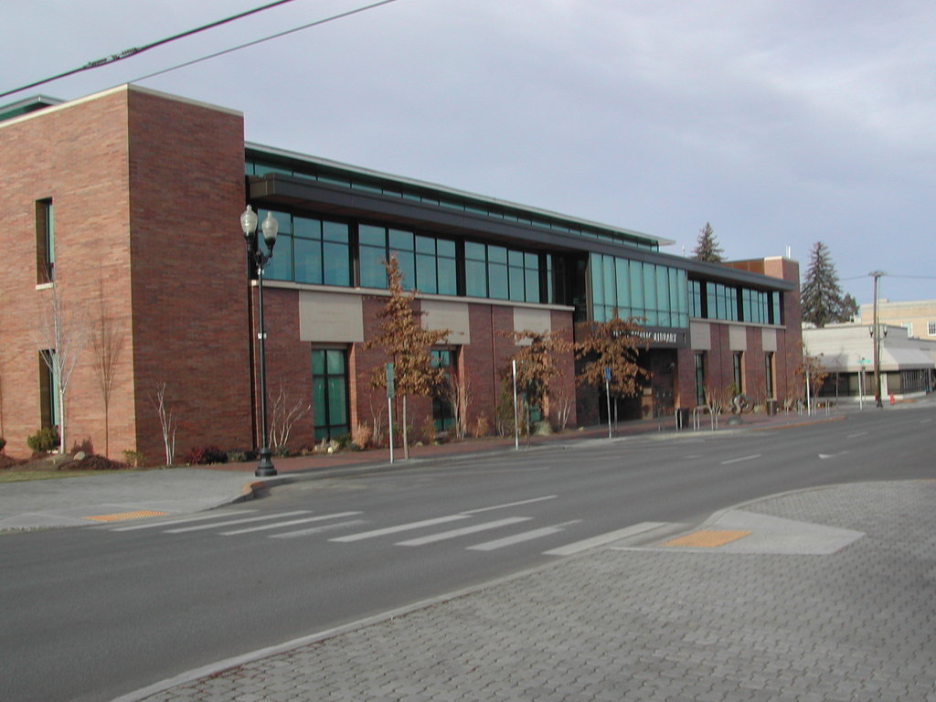 Bend, OR : Deschutes Public Library photo, picture, image (Oregon) at ...