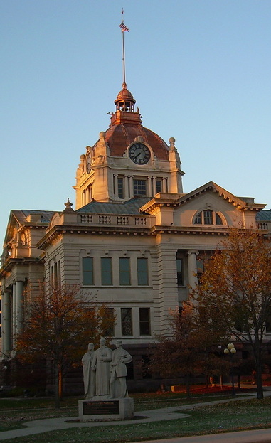 Green Bay, WI : Brown County Courthouse, downtown Green Bay photo ...
