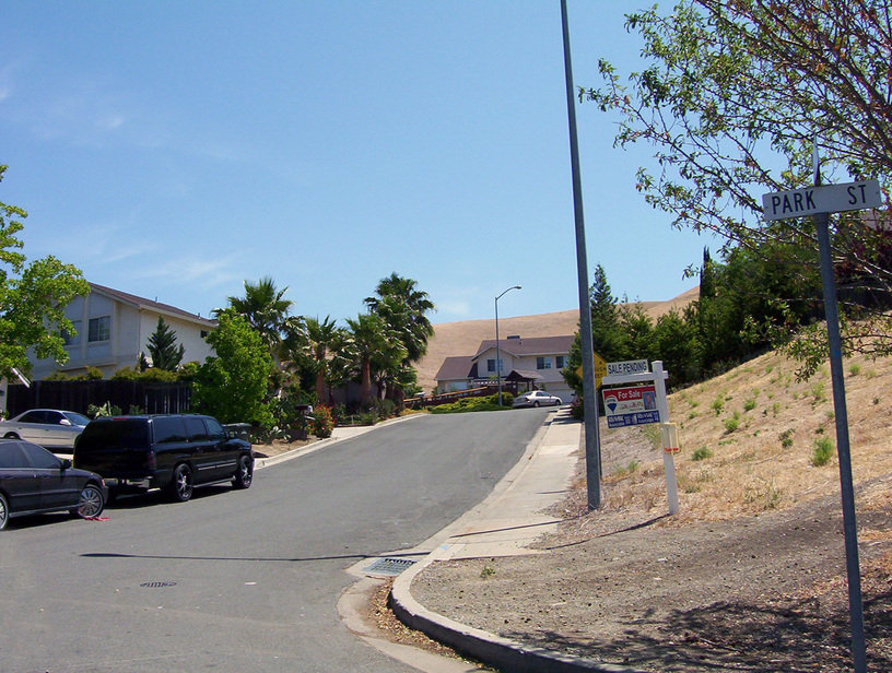 Clyde, CA : Clyde HIghland Ct. off Park St. photo, picture, image ...