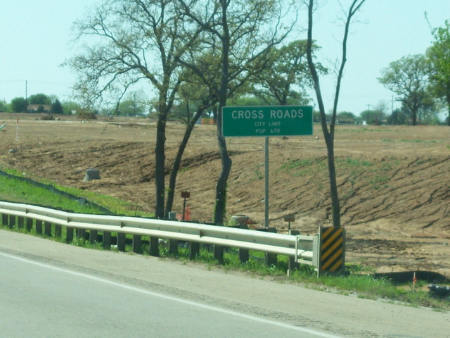 Cross Roads, TX : City Limit sign on US 380 - Site of new Wal-Mart in ...