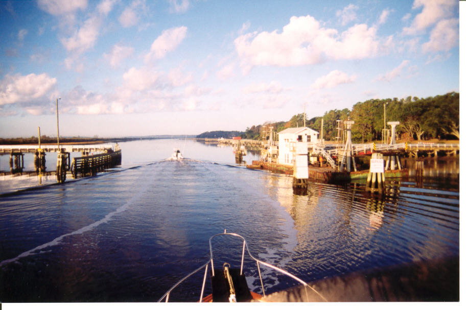 Sunset Beach, NC : South Bound through the Sunset Beach Floating Bridge ...