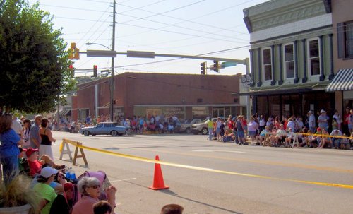 Bowdon, GA : Main intersection in Bowdon, just before Aug 2006 parade ...