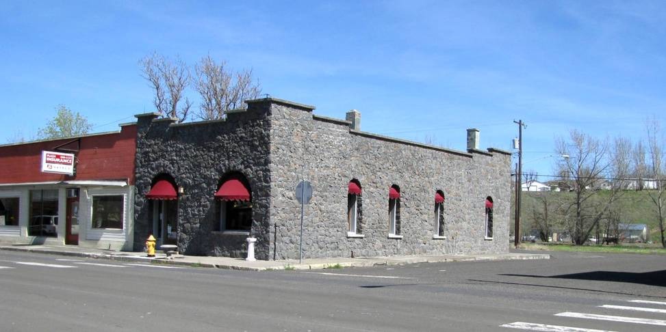 Washtucna, WA : Washtucna, Bank of Whitman on Main St, 2009 photo ...