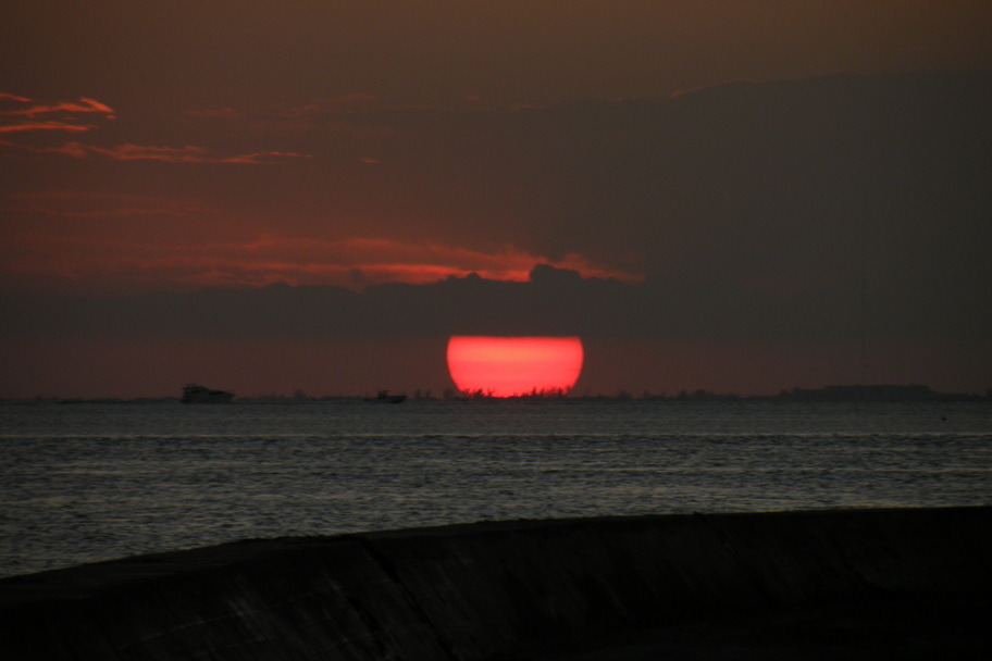 Key Biscayne, FL : Sunset at Key Biscayne's lighthouse beach....Awesome ...