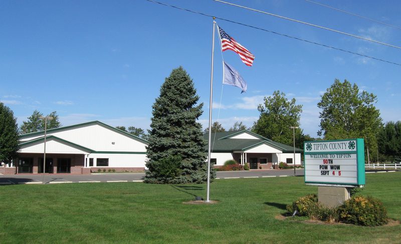 Tipton, IN : Across Main St., on the south side of town, is the county ...