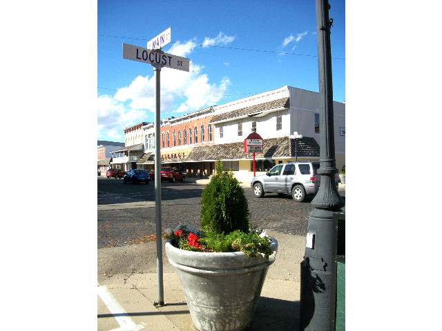 Arcola, IL : Arcola, Main and Locust Street photo, picture, image ...