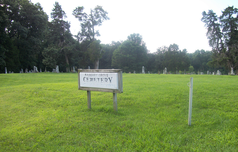 Mulberry Grove, IL : Mulberry Grove Cemetery Entrance photo, picture ...