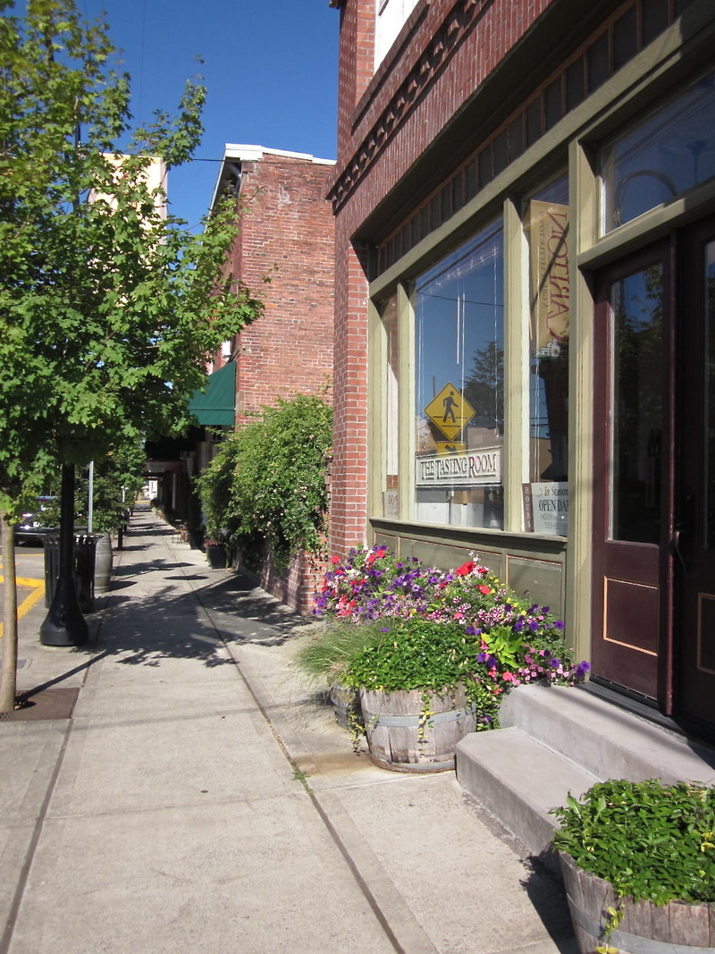 Carlton, OR : Main Street photo, picture, image (Oregon) at city-data.com