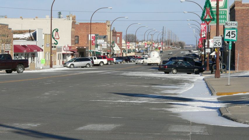 Platte, SD : IMain Street of Platte, SD awaiting Christmas 2004 photo ...