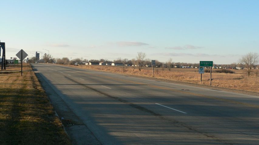 Gregory, SD : Looking westward along US Hwy 18 from just east of ...
