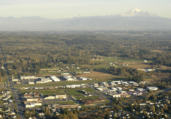 Blaine, WA : Blaine looking east with the K-12 school campus in the ...