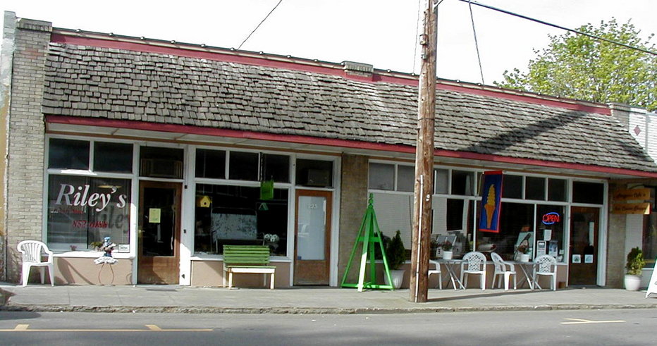 Carlton, OR : Main Street photo, picture, image (Oregon) at city-data.com